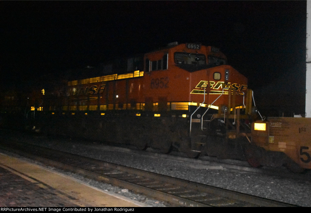 BNSF 6952